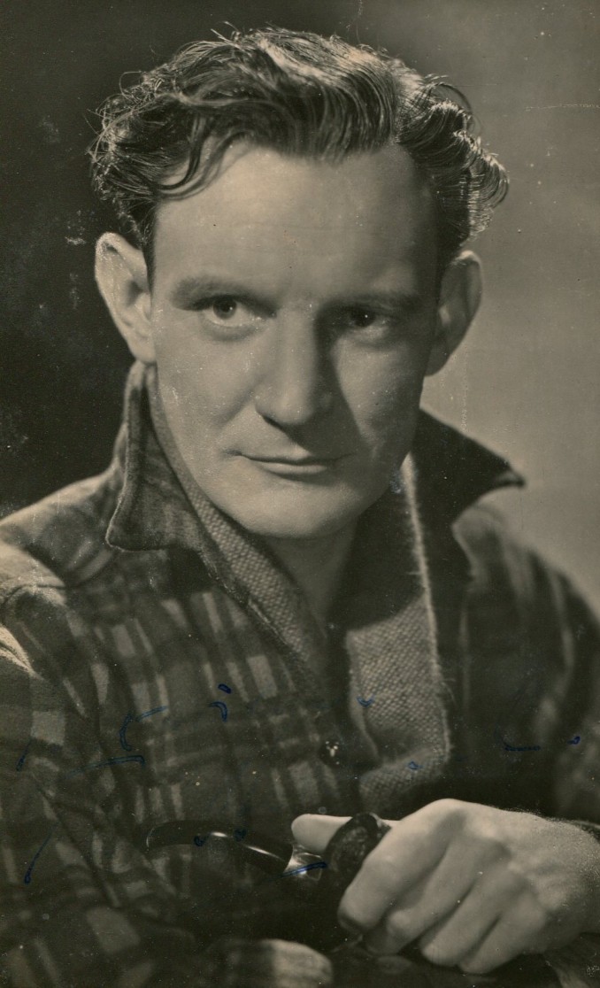 Trevor Howard - Liam Bluett
