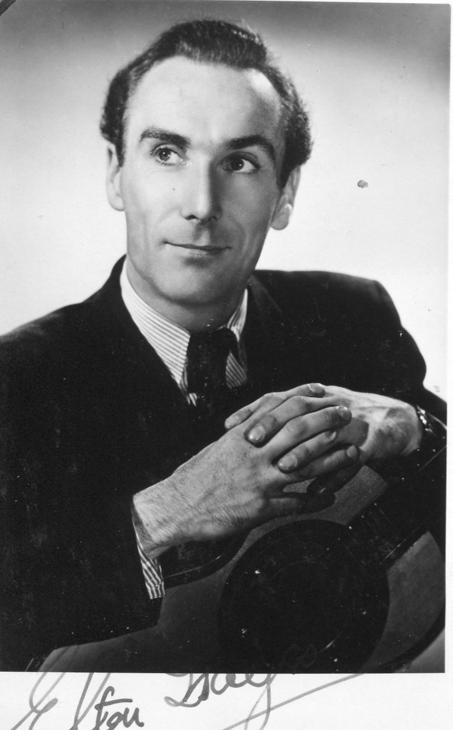 Elton Hayes - Liam Bluett