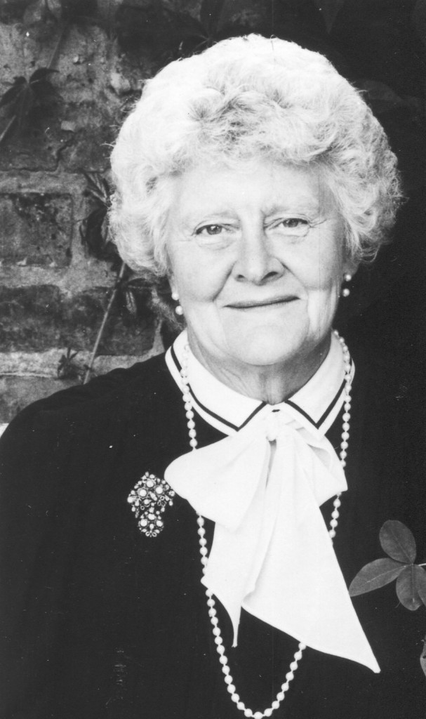 Elizabeth Bradley Archives - Movies & Autographed Portraits Through The ...