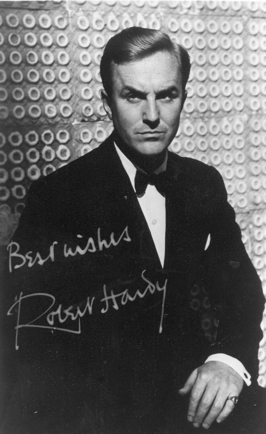 Robert Hardy - Liam Bluett