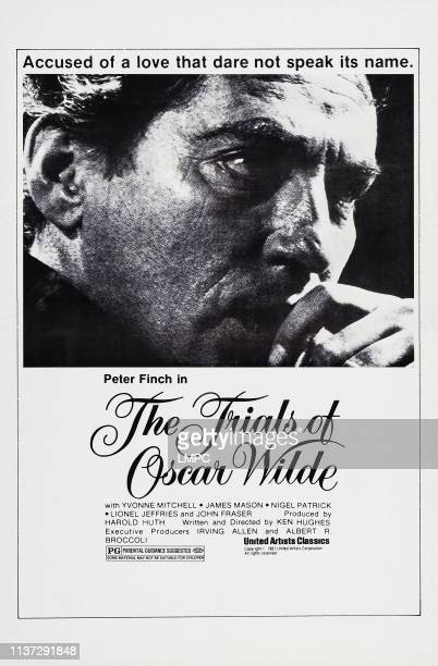 Peter Finch – Movies & Autographed Portraits Through The Decades