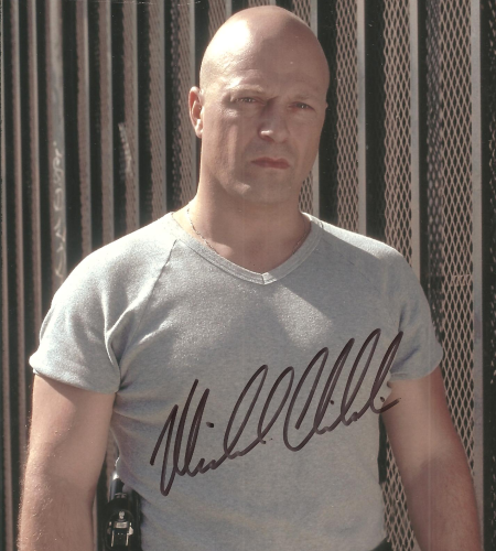 Michael Chiklis - Liam Bluett